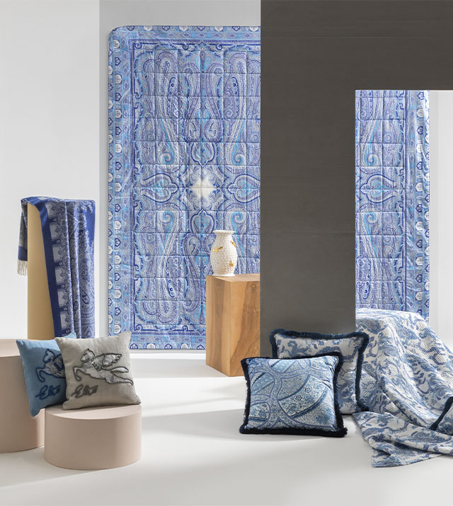 エトロ公式サイト：ウィメンズ&メンズのウェアとアクセサリーのコレクション | ETRO